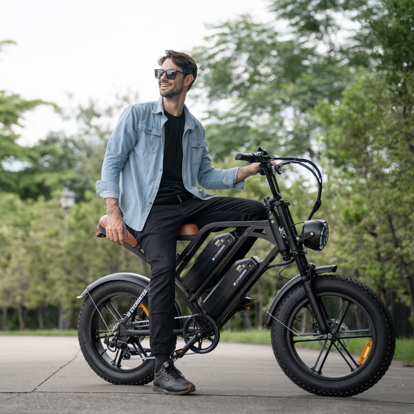 CycHunter Moped-Style Ebike – CYCROWN