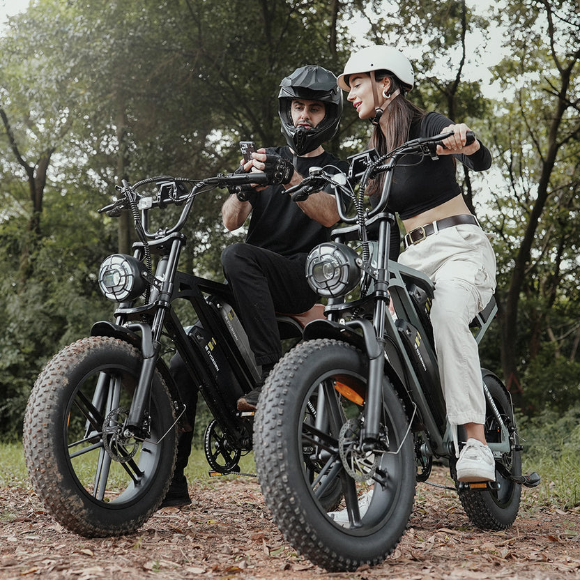 CycHunter Moped-Style Ebike – CYCROWN