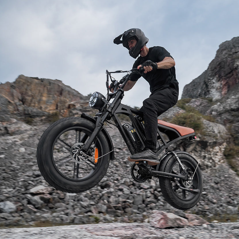 CycHunter Moped-Style Ebike – CYCROWN